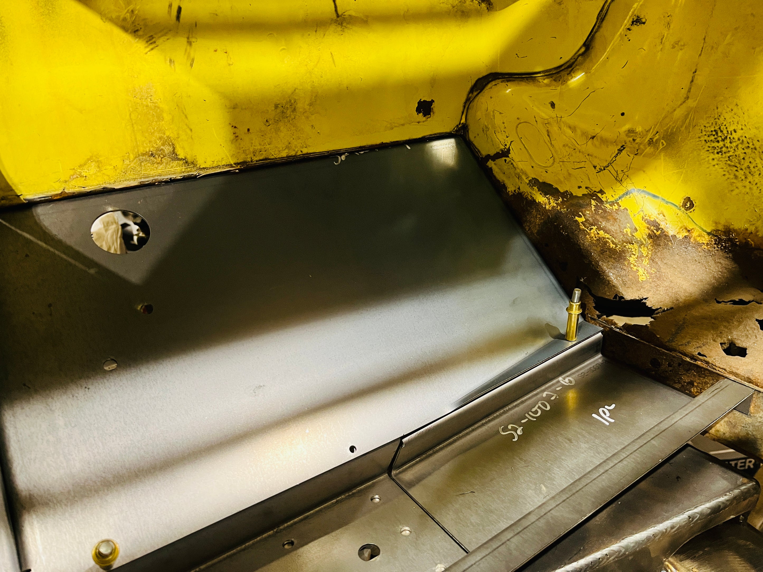 International Scout II and Traveler Front Cab Mount – Custom Scouts